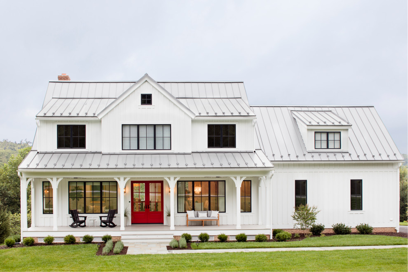 Modern White Farmhouse Exterior With Metal Roof Modern Farmhouse